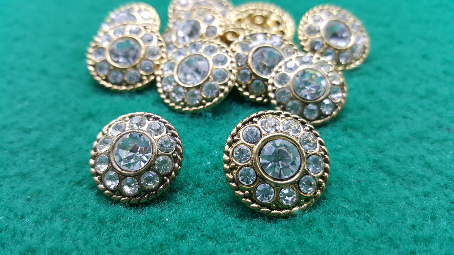 BOTTONI STRASS ORO ANTICO - Produzione e vendita articoli per merceria ...